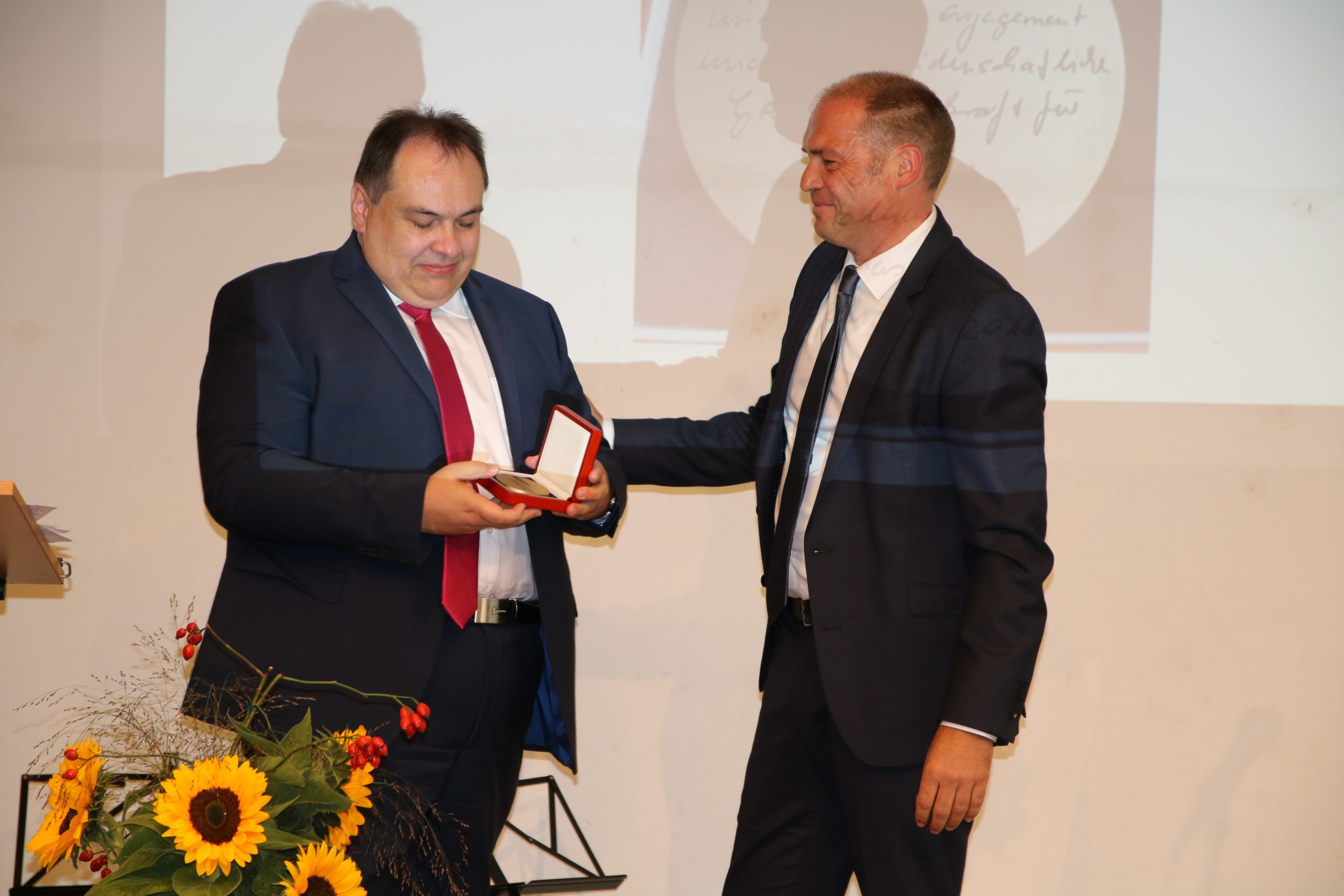 Goodbye, CHG: Schulleiter Stefan Uhlmann wechselt nach Düsseldorf ...