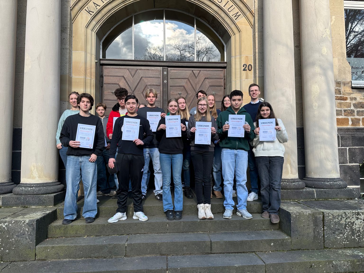 Herausragende Ergebnisse beim Geographie-Wettbewerb - Carl-Humann ...